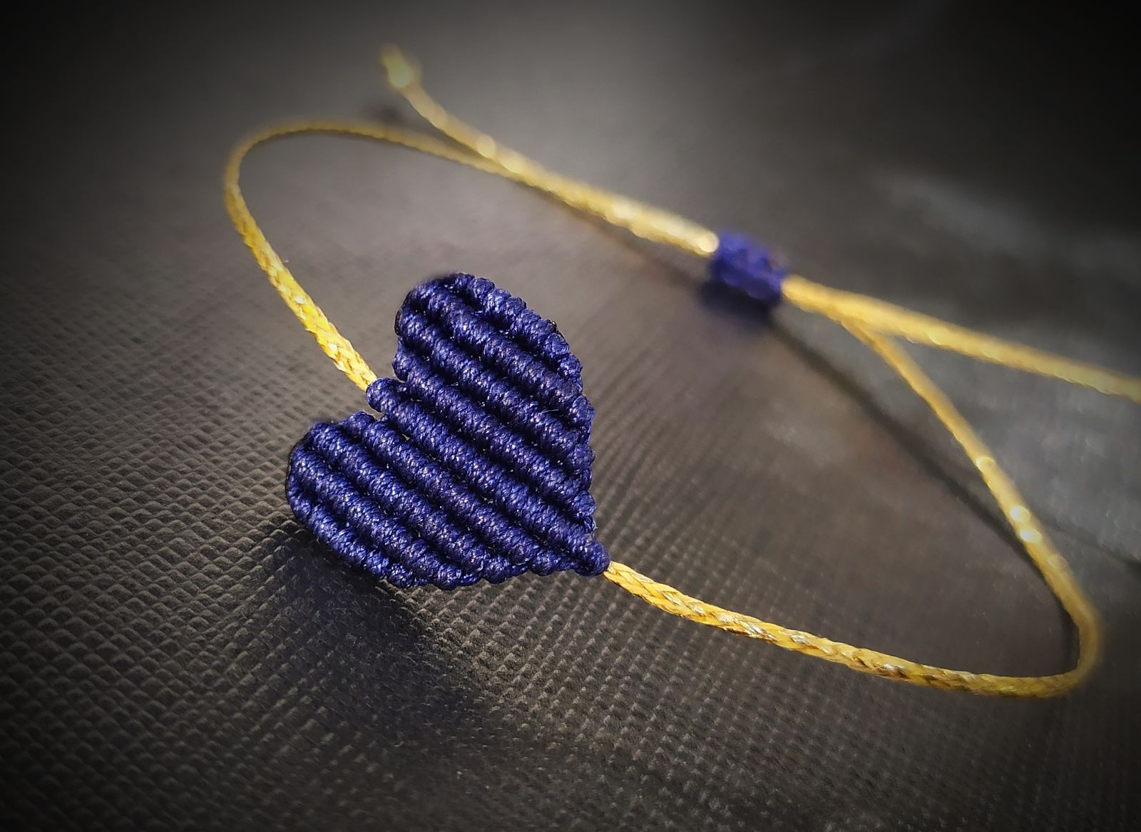 ΧΡΥΣΟ ΒΡΑΧΙΟΛΙ ΜΕ NAVY BLUE ΜΑΚΡΑΜΕ ΚΑΡΔΙΑ - Julias Collection