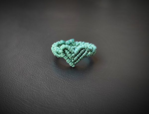 MACRAME ΔΑΧΤΥΛΙΔΙ ΜΕ ΠΡΑΣΙΝΗ ΚΑΡΔΙΑ - Julias Collection