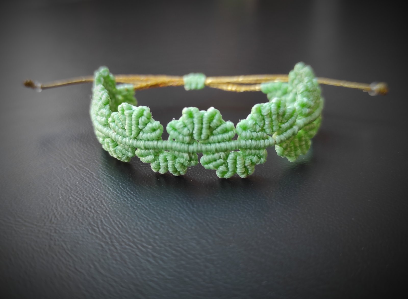 MACRAME BΡΑΧΙΟΛΙ ΜΕ ΦΥΛΛΑ ΣΕ ΛΑΧΑΝΙ ΧΡΩΜΑ - Julias Collection